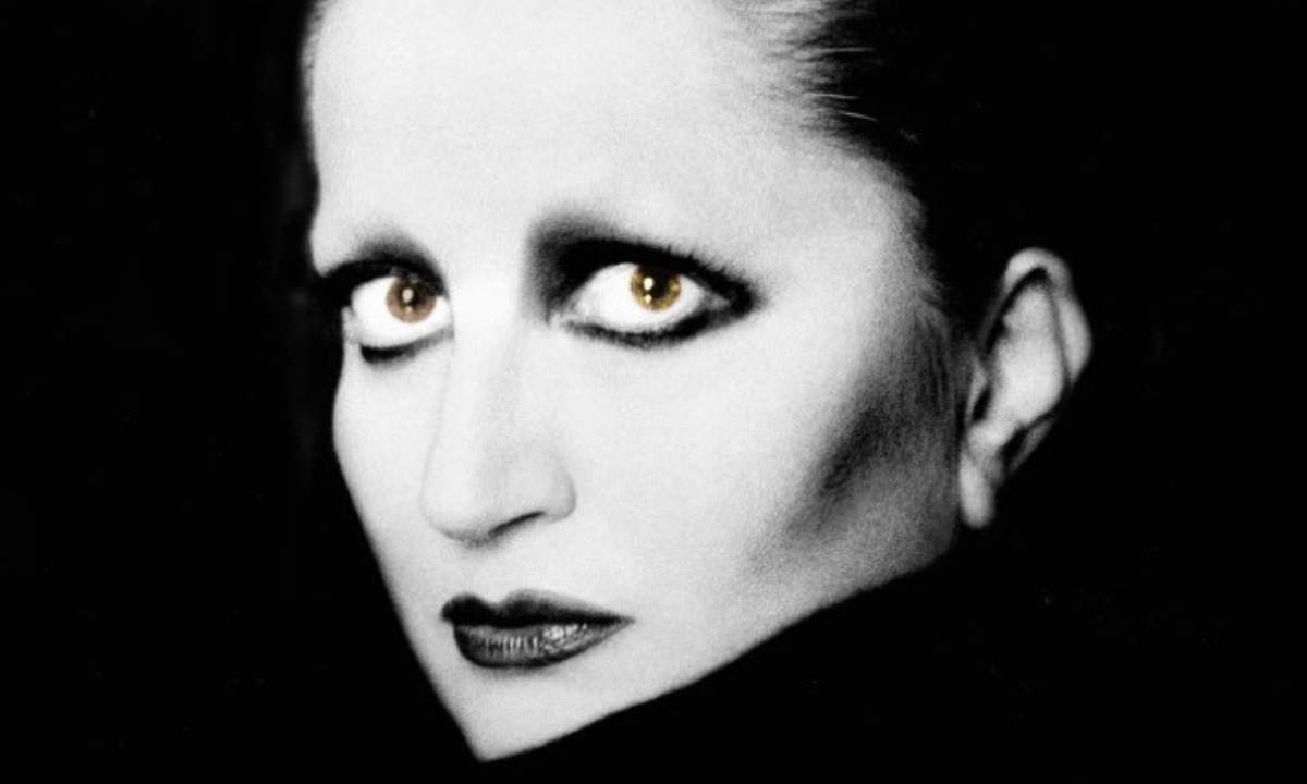 Mina: il nuovo album “Dilettevoli eccedenze” arriva a novembre con cover rare