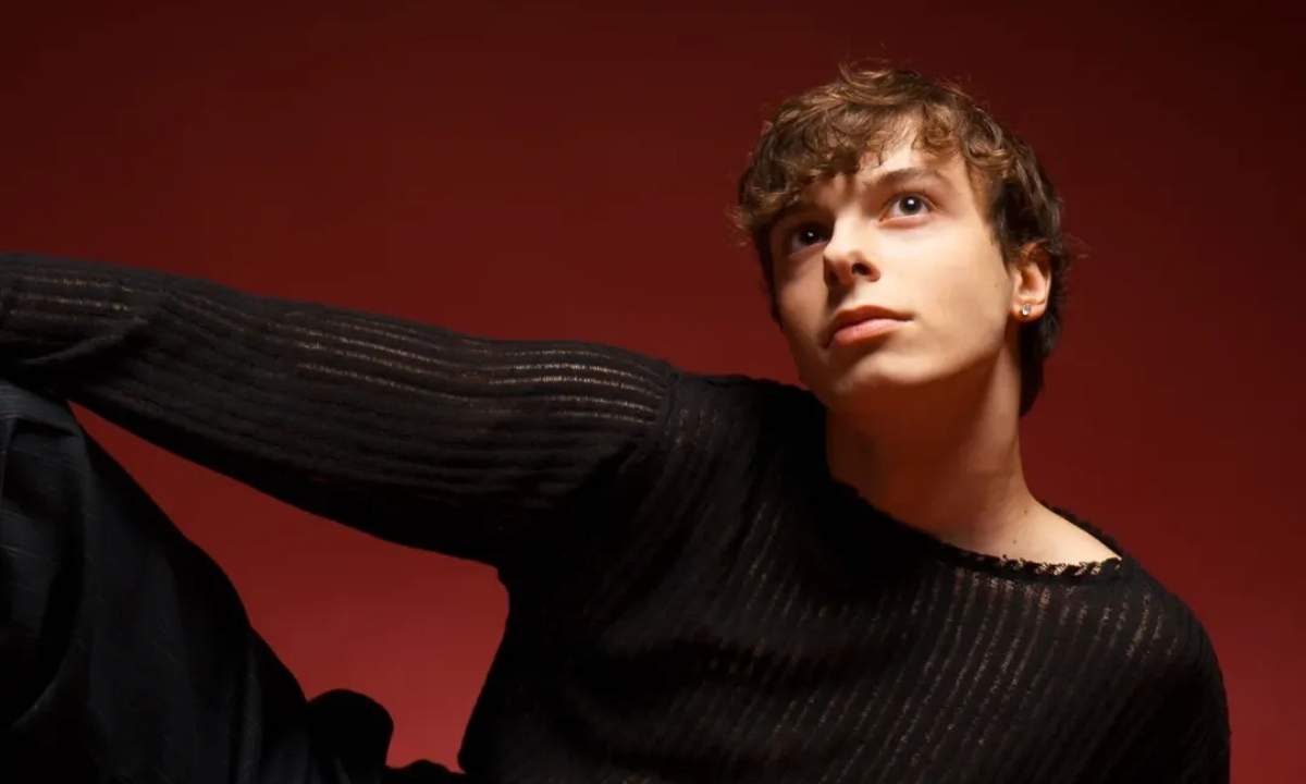 TOMASI, appena eliminato da X Factor, iscritto ad Area Sanremo. I dubbi ...